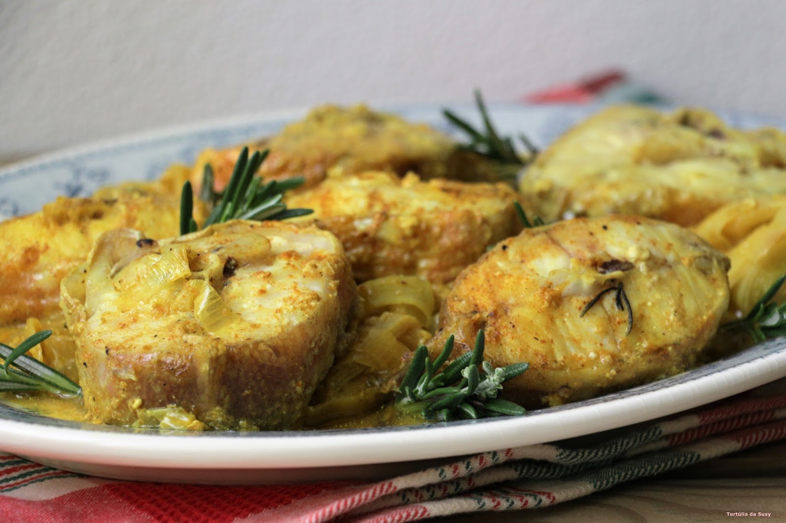 Maruca com alho-francês e caril - Tertúlia da Susy