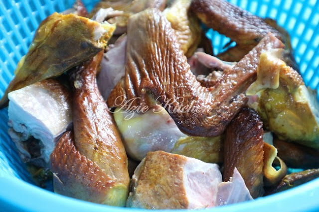 Rendang Itik Salai Dengan Daun Puding - Azie Kitchen