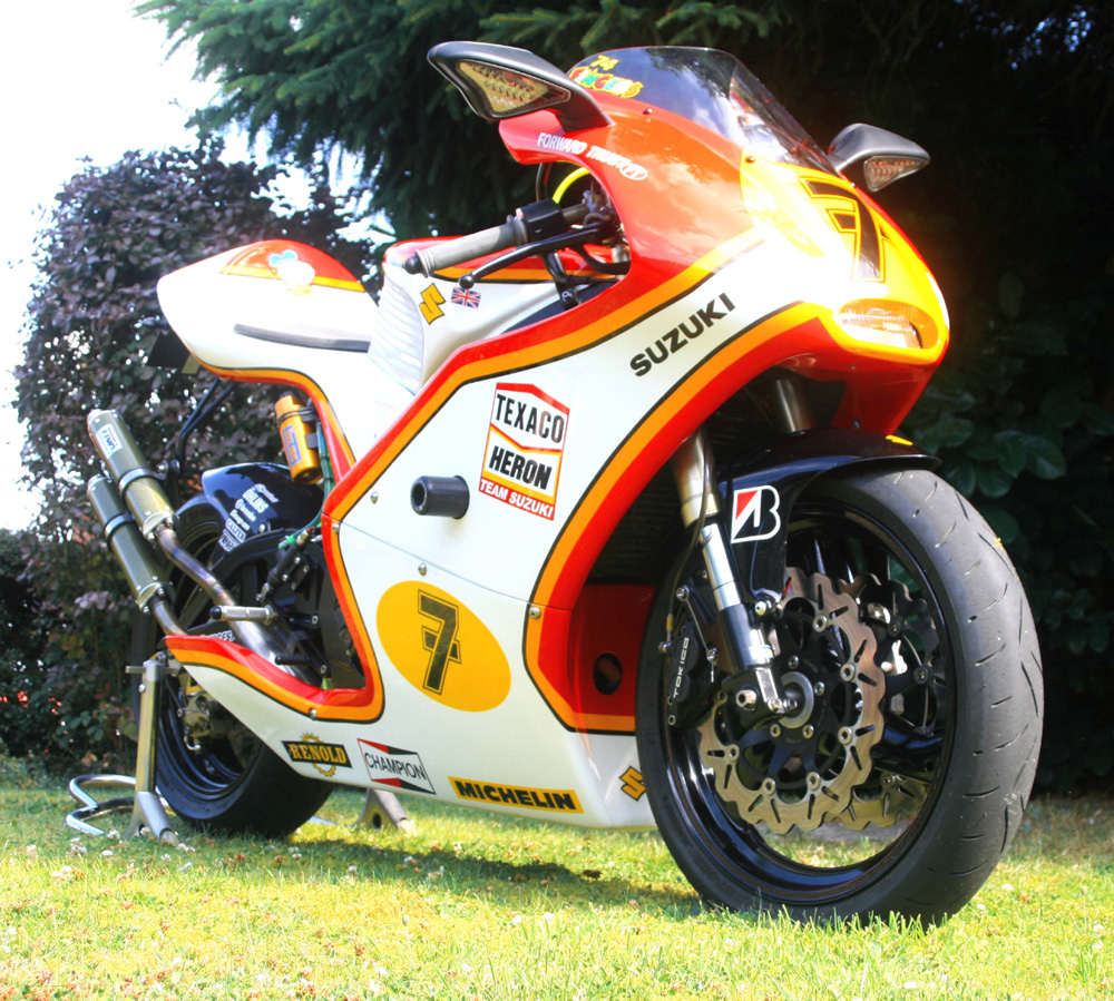 Racing Cafè: Suzuki RGV 250 Γ 1994 "Sheene Replica"
