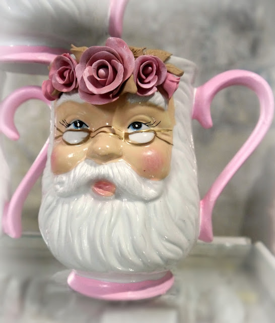 Suzy Homefaker: Pink Santa Mugs Shabby Chic Christmas