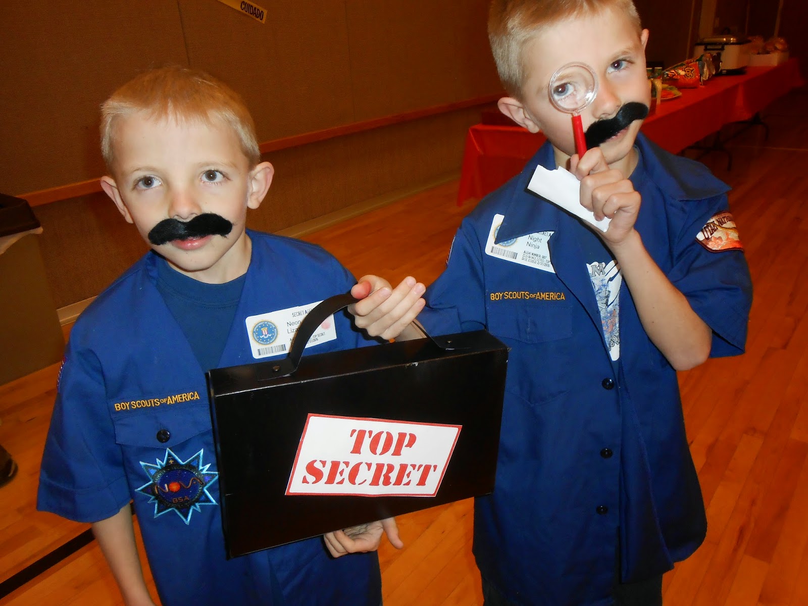 Ann's Light Bulb Moments: Secret Agent Blue and Gold Banquet