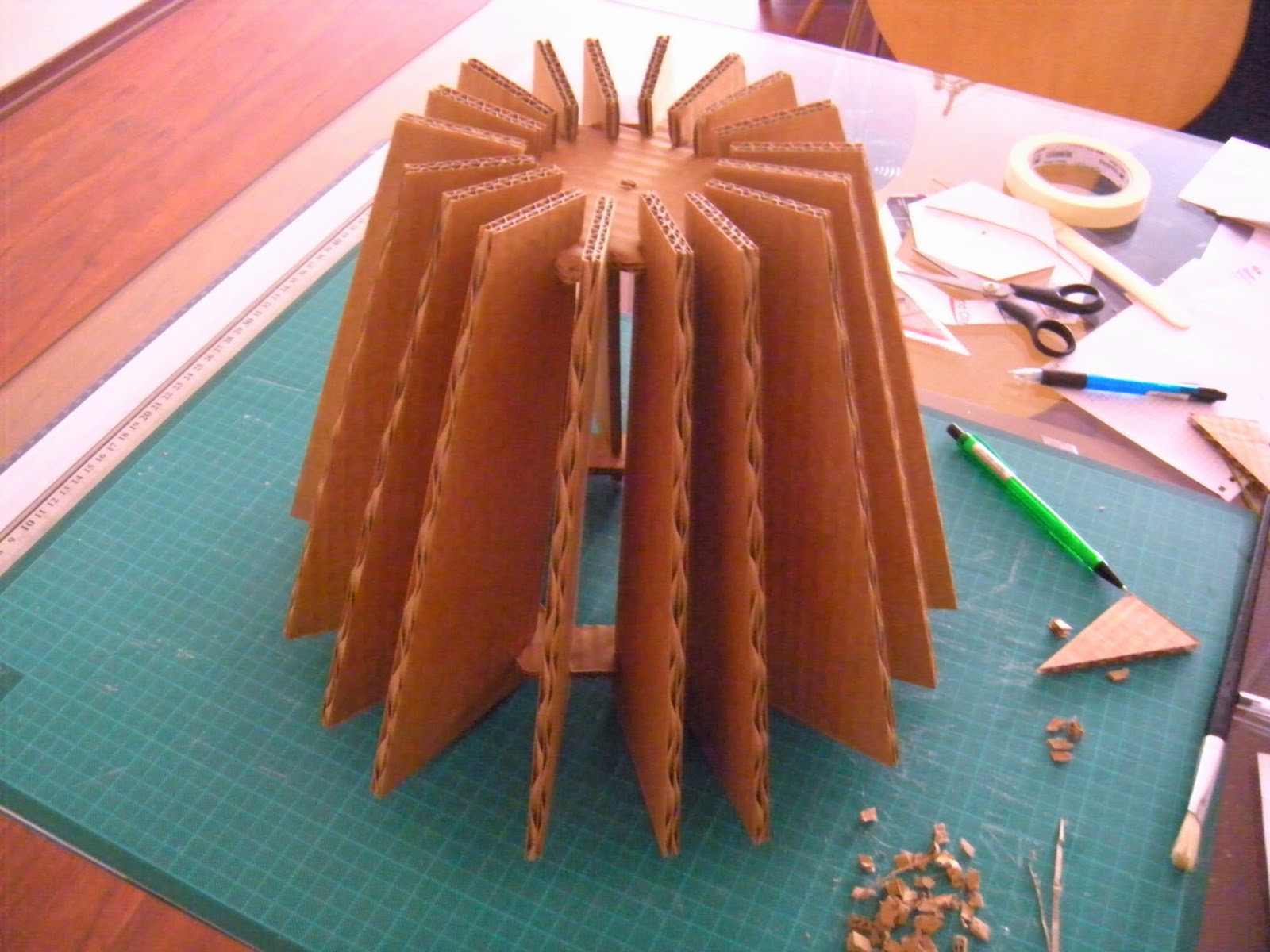 Quilts and Boxes: DIY cardboard lamp shade