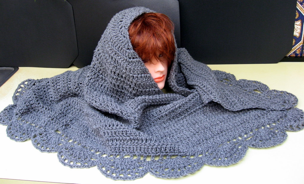 LINDA'S YARN CLOSET: Half Circle Shawl with Scalloped Border by ...