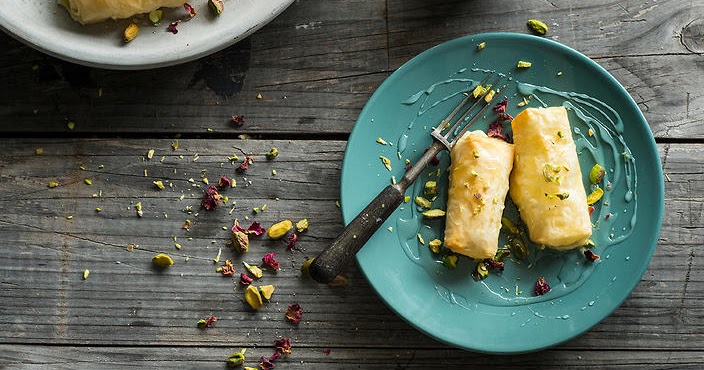Sweet pastry fingers with ashta cream (znoud el sett) recipe | LEBANESE ...