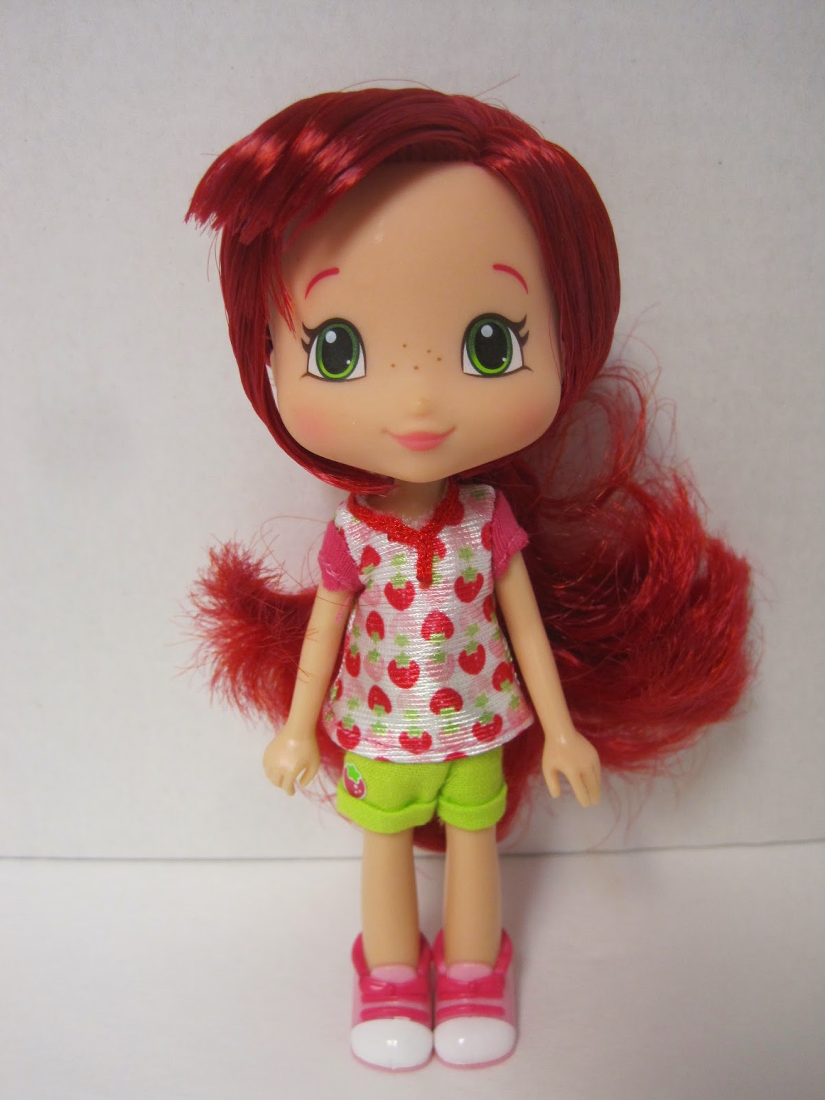 Never Grow Up: A Mom's Guide to Dolls and More: Strawberry Shortcake ...