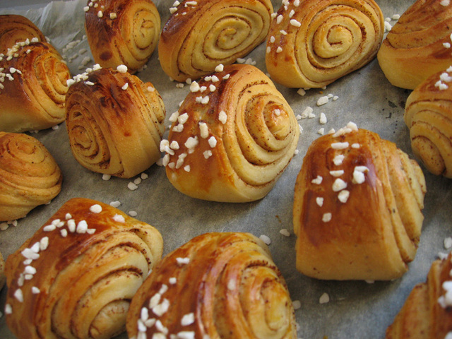 Tirlittan Tuumii: Mummi's Voipulla Recipe (Finnish Butter Buns)