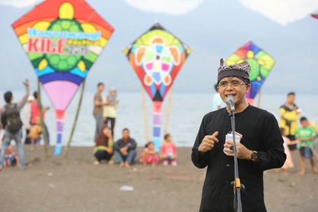 FESTIVAL LAYANG-LAYANG BANYUWANGI 2016, ANEKA LAYANGAN BERTEMA LAUT ...