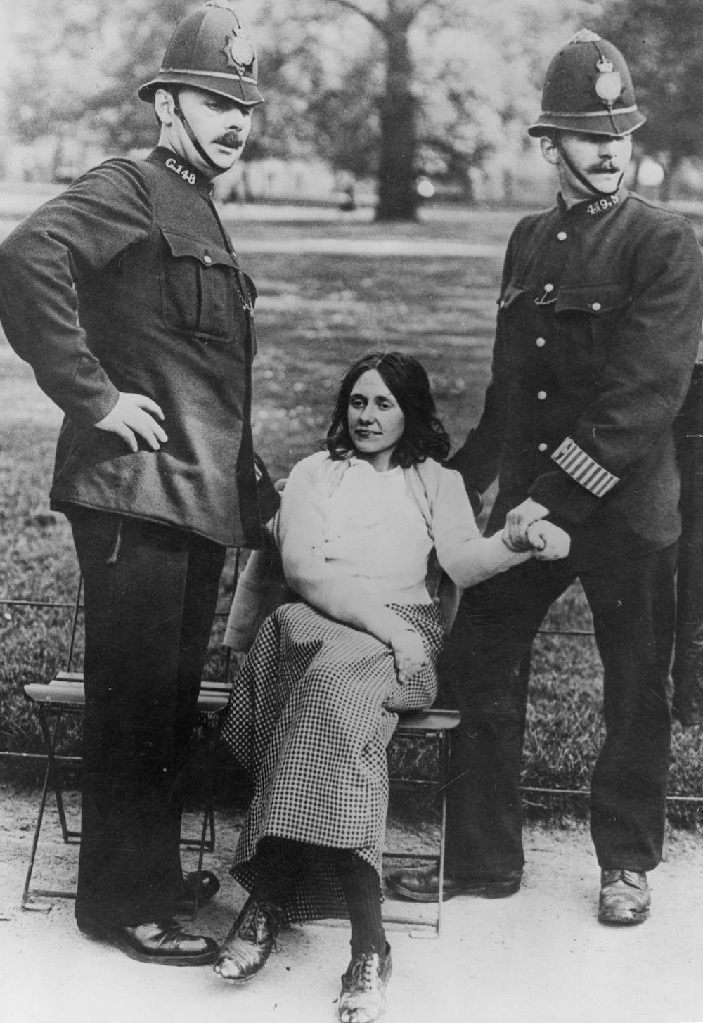 Suffragettes vs. Police: Historical Photos of Women's Suffrage ...