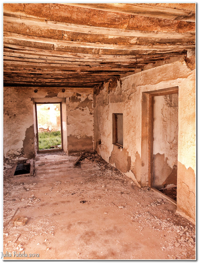 Julia: Bodega abandonada E-5