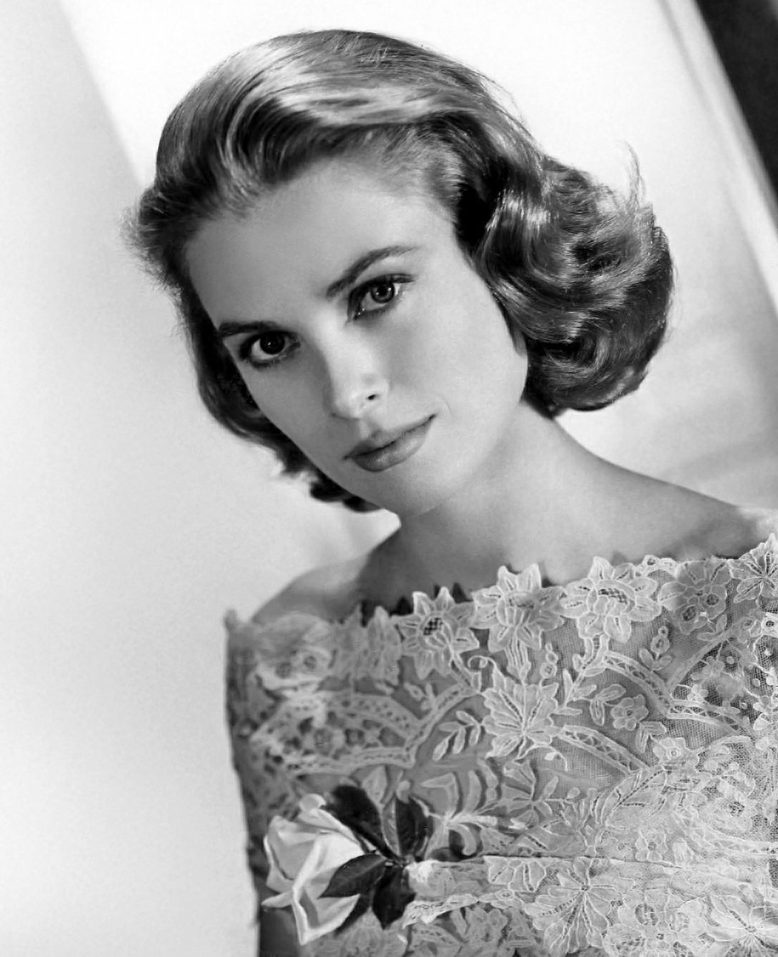 Colors for a Bygone Era: Grace Kelly, colorized by Alex Lim from a 1956 ...
