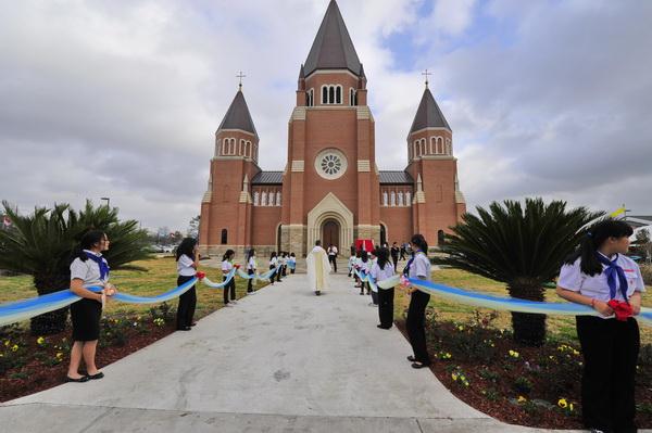 SUỐI NGUỒN KINH THÁNH: THÁNH HIẾN NHÀ THỜ XỨ LỘ ĐỨC HOUSTON