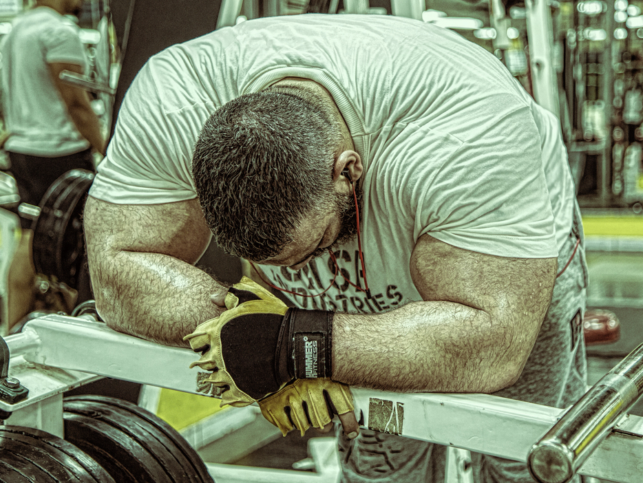 Muscle Lover: Brutal Arab bodybuilder Sayed Ibrahim Al Hashmi