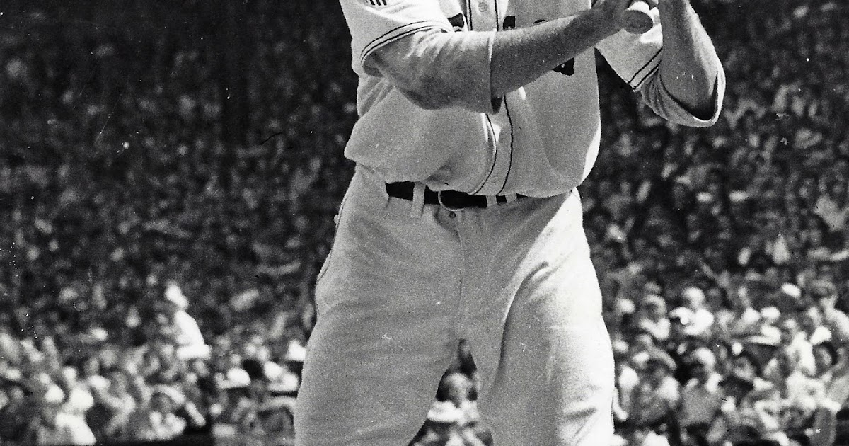 Dave 'Boo' Ferriss, 94, twenty-game winner for Boston Red Sox ...