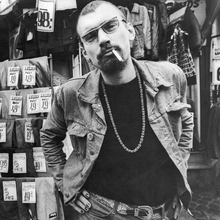 Dan Turèll: Gennem byen sidste gang