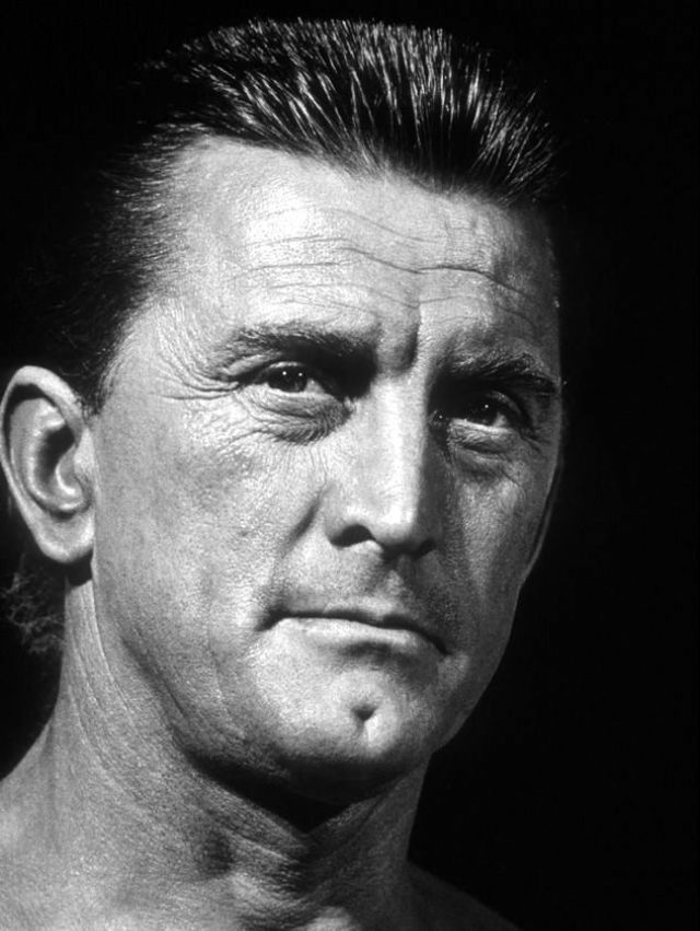 50 Amazing Portrait Photos of Kirk Douglas in the 1940s and 1950s ...