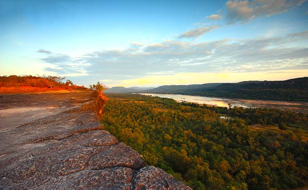 Tour Thailand: Pha Taem National Park