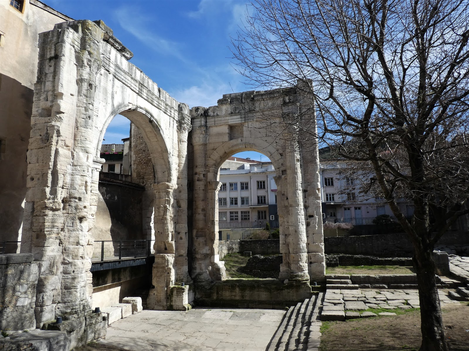 Urban Landscape, Native Landscape: Roman Architecture of Vienne France