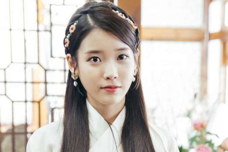 IU, Lee Ji-eun- A Beautiful Korean Singer/Actress