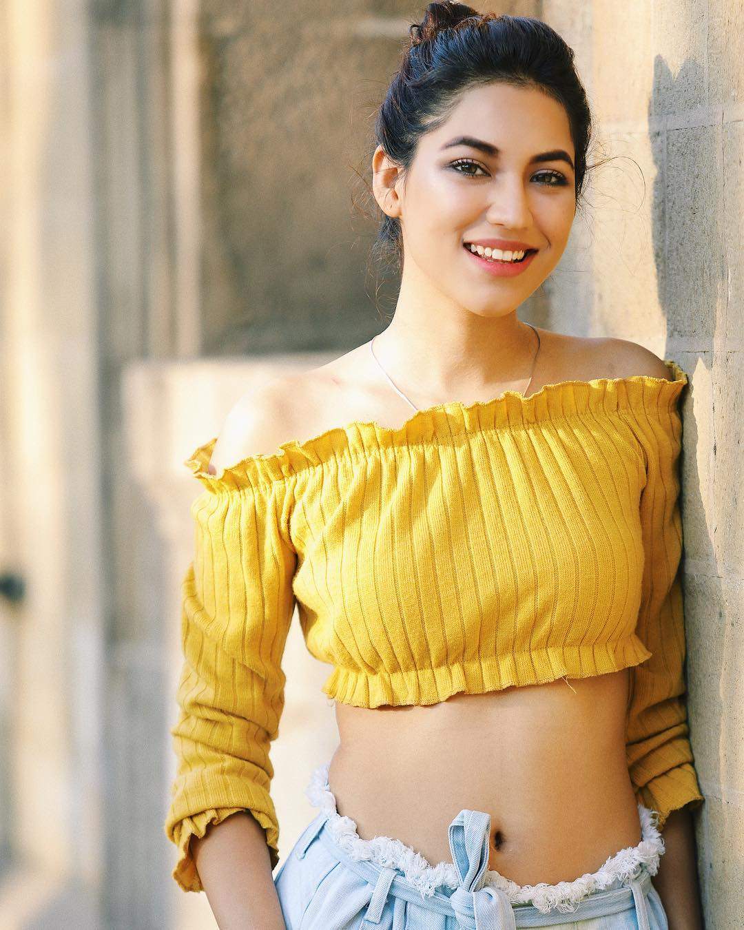 Actress Shivani Singh Latest HD Images and Wallpapers - Cantik Sexy Hot