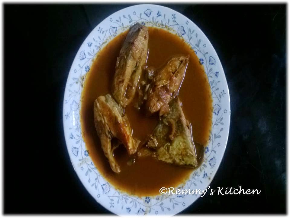 Remmy's Kitchen: Kerala style meen curry/Kerala style fish curry