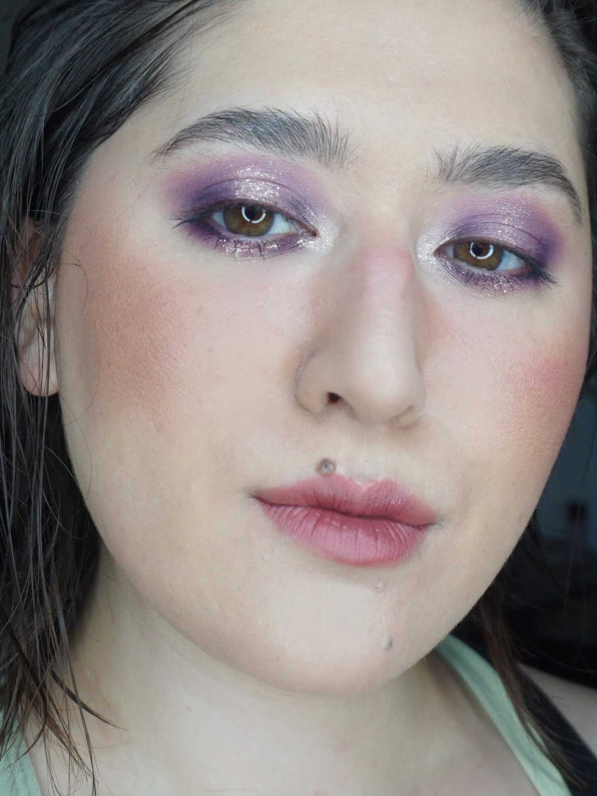 Faceonomics: How to Apply Eyeshadow to the Lower Lashline