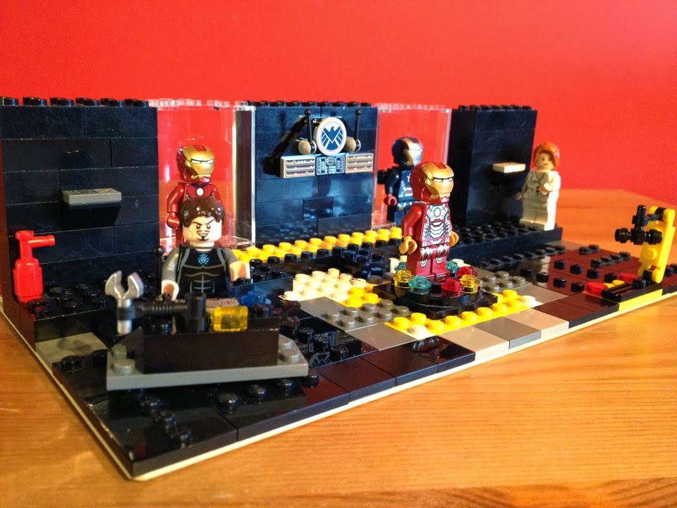 Fully Jointed Play Figures: Lego Iron Man Laboratory