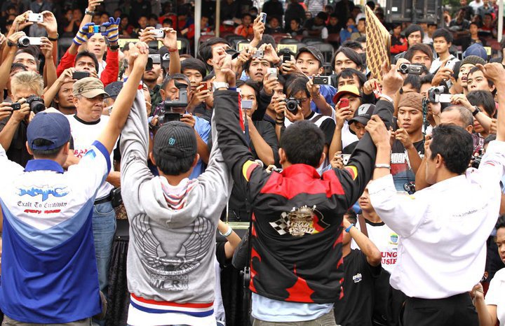 RASA CINTA DAN MEMILIKI ORGANISASI - Moonraker Indonesia