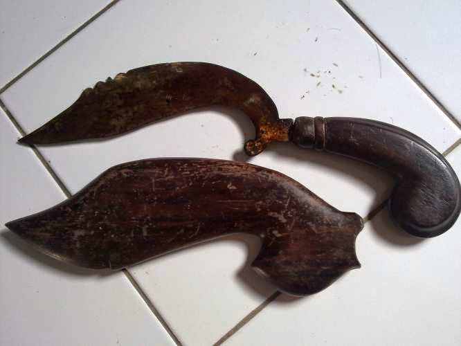 Nama Senjata Tradisional Dari 33 Provinsi di Indonesia beserta gambarnya