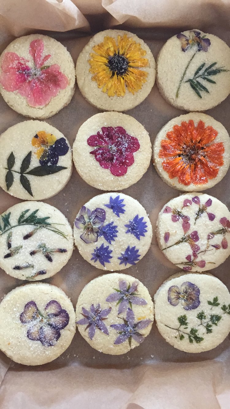 Oh, by the way...: Loria's Flower Cookies