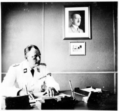 NAZI JERMAN: Foto Tokoh Third Reich dengan Seragam Putih Musim Panas ...