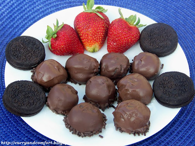 Kitchen Simmer: Chocolate Oreo Truffles
