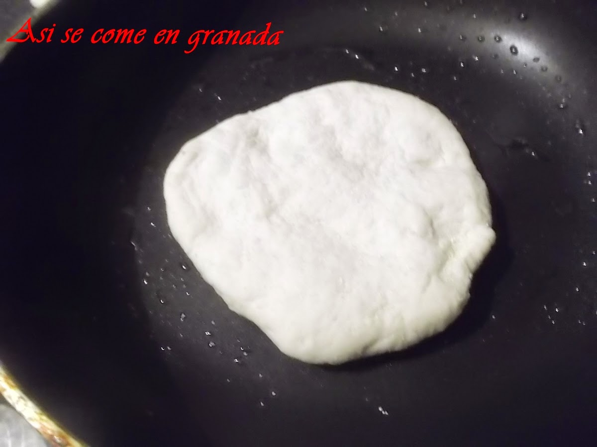 Así se come en Granada.: Batbout o Mkhamer (Pan de Marruecos)