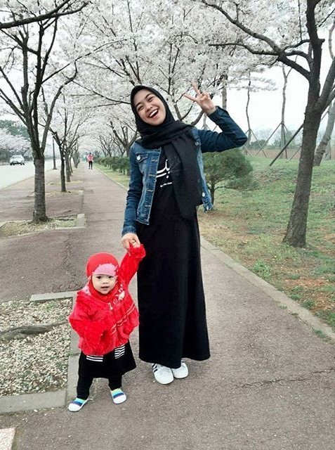 √ 22 Model Hijab Ria Ricis yang Simple dan Kekinian Paling Mudah Ditiru ...