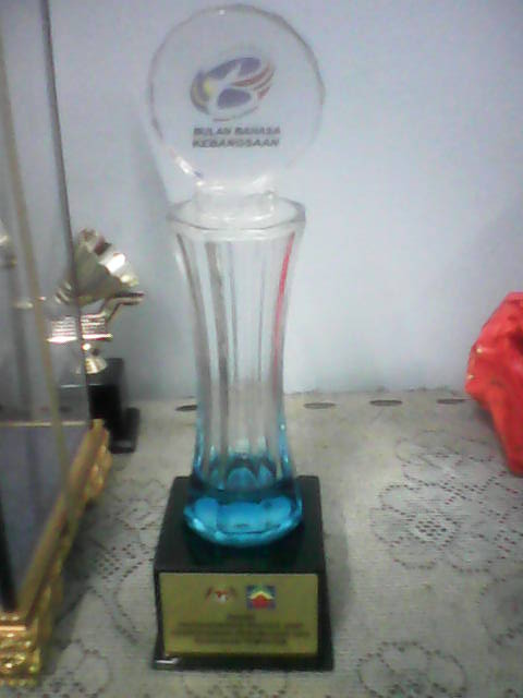 MEDAL & TROFI UNTUK SEMUA.: PIALA PUSINGAN KACA