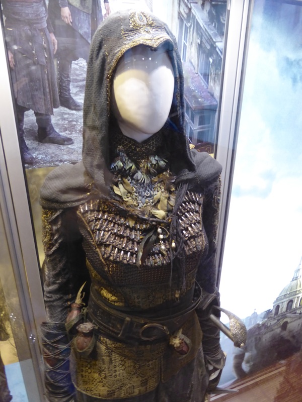 Hollywood Movie Costumes and Props: Ariane Labed's Assassin's Creed ...
