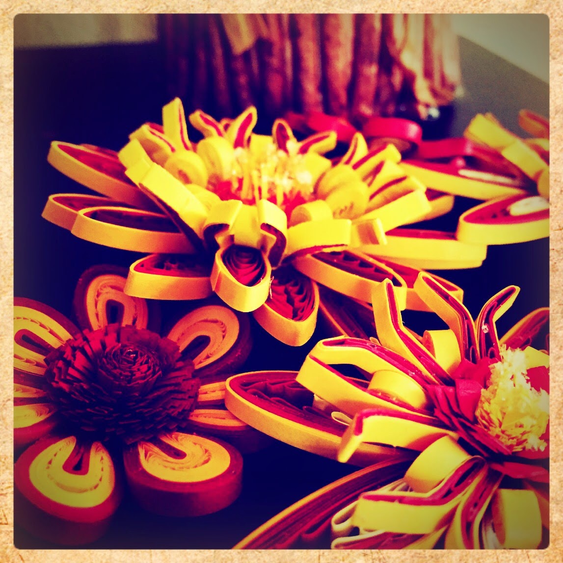 Quilling Made Easy: Red and Yellow Quilled flowers