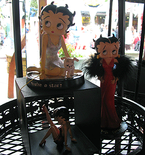 Universal Landing: Betty Boop Store/Boop Oop A Doop