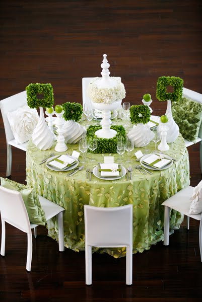 JL DESIGNS: a green and white tablescape inspired by SPRING!