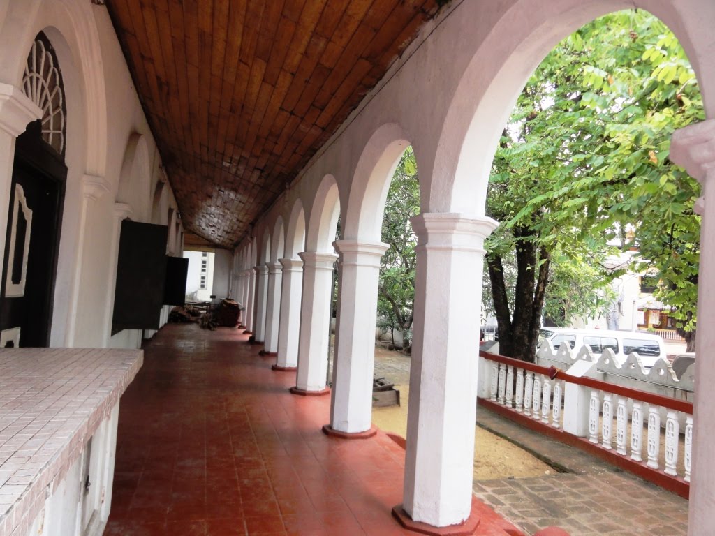 Colombo Public Library: රටගිය මුදියන්සේ තැනු වලව්වේ පන්සල