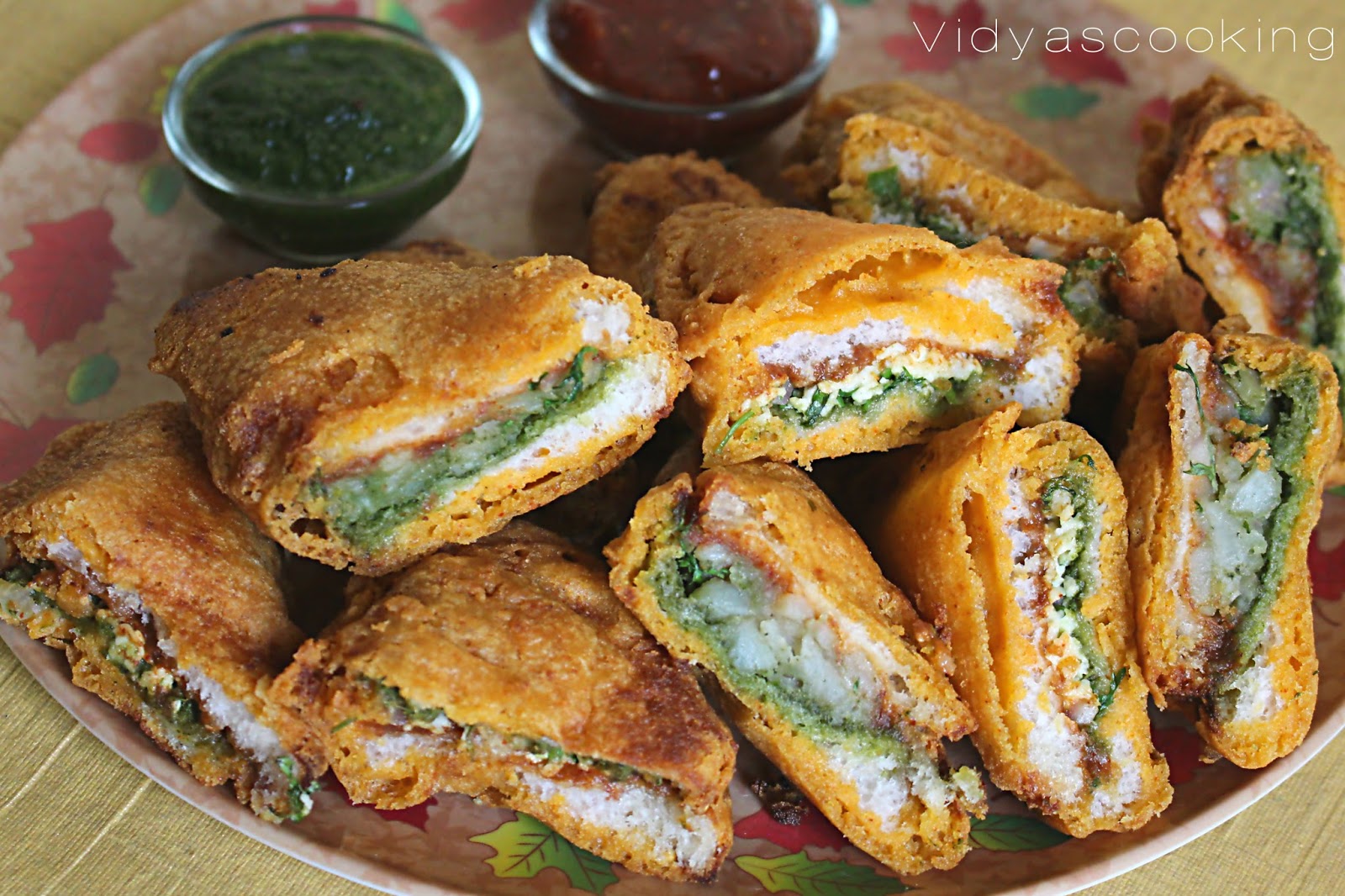 Republic Day Special: Tricolor Bread Pakora /Bajji