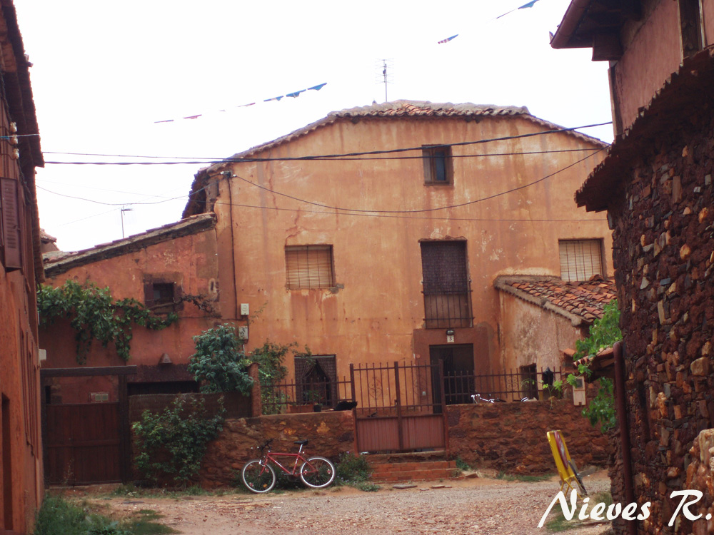 Snapping Life: Uno de los pueblos rojos de Segovia