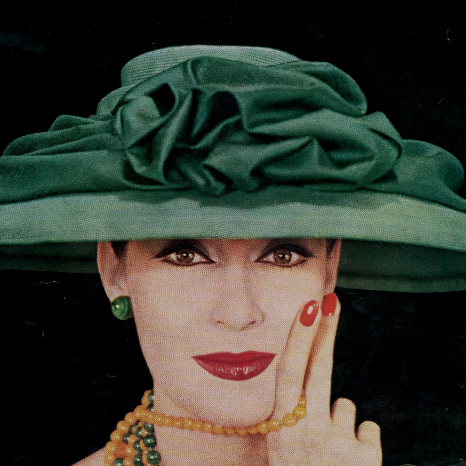 Living In Fifties Fashion: The Replacement Girl: A Life In 24 Frames