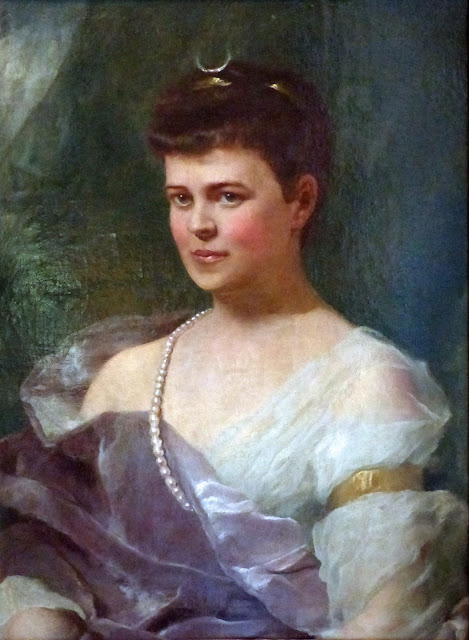 The Portrait Gallery: Alva Belmont