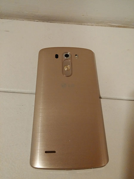 Photos of Golden variant of LG G3 hit the web well before the official ...