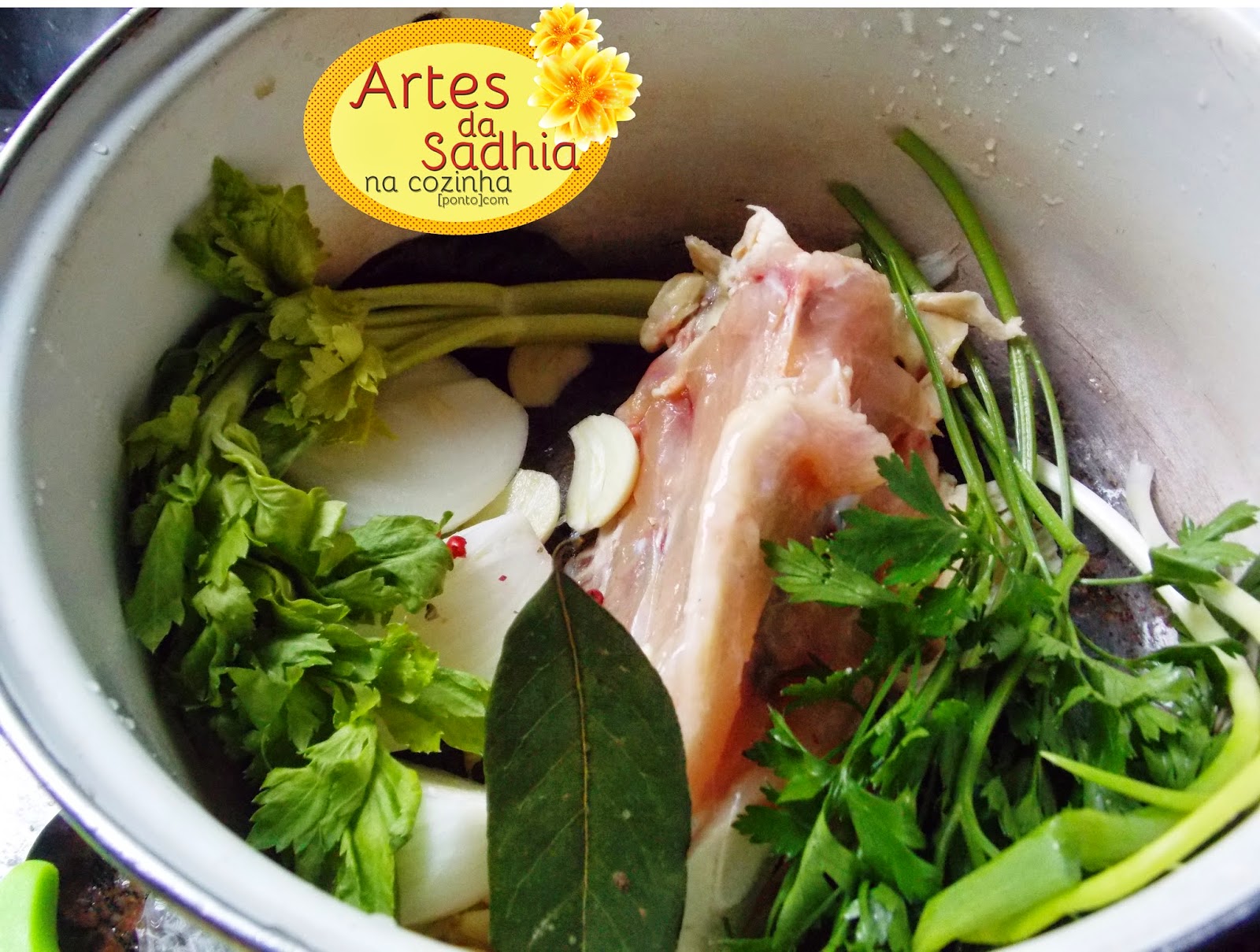 Caldo de Frango Caseiro ( pronto em 8 minutos ) | Artes da Sadhia na ...