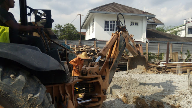 Perkhidmatan Jentera Berat (Backhoe) di seluruh area KLANG & SHAH ALAM ...