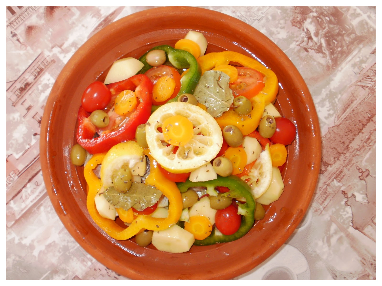 Cuisine de Nejma: Tajine de poisson (Bar)