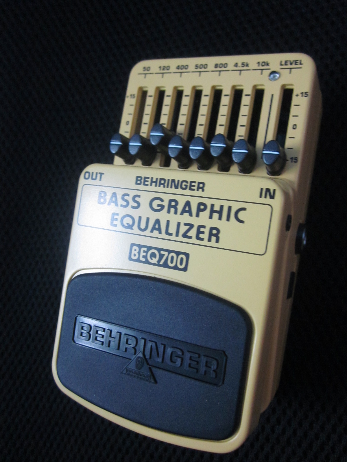 Maximus Guitars & Accessories: Behringer BEQ700 Bass Graphic Equalizer