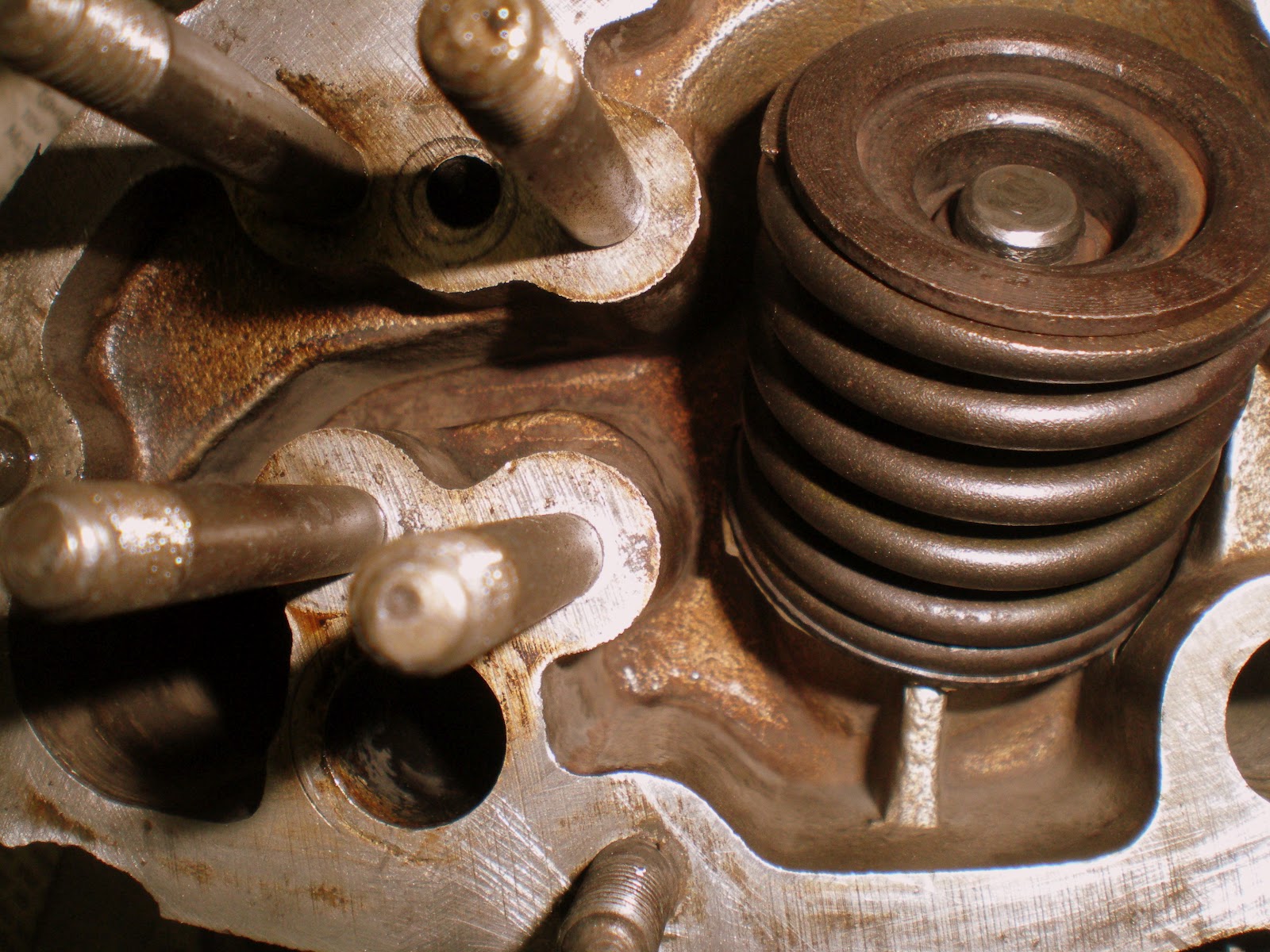 HomοRαtuς: decarbonising/decoke enfield cylinder head-piston