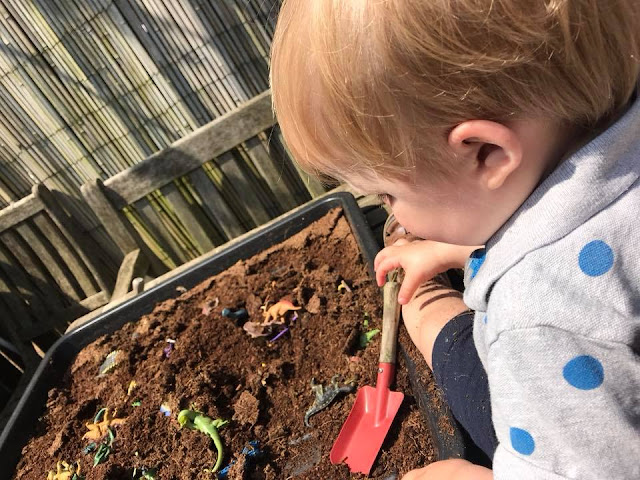 Tantrums To Smiles: 10 Play Ideas for the Tuff Tray!